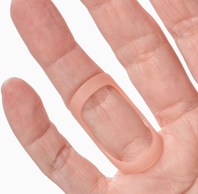 How To Wear the Oval-8 Finger Splint - MedicalSupplies.co.uk