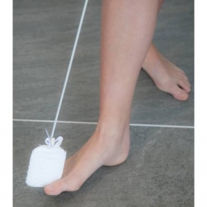 Atlantis Long-Handled Toe Washing Aid - MedicalSupplies.co.uk